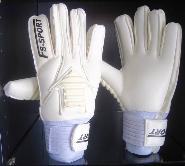 FS-Sport – Individuelle Torwarthandschuh-Sondermodelle – Keep It!